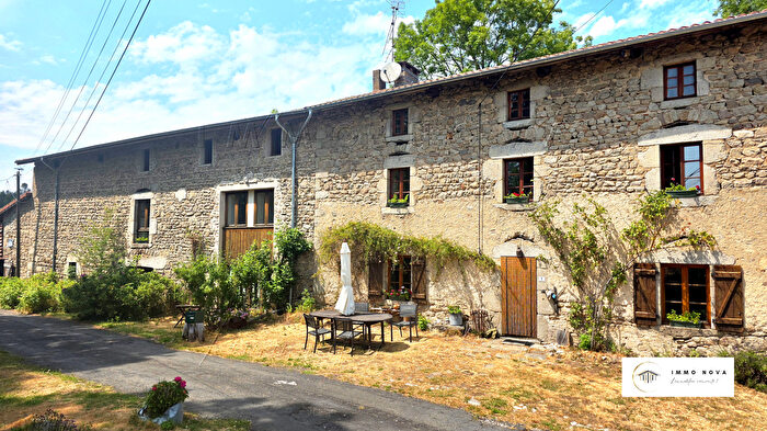 Maison 12 pièces à Saint-Germain-l'Herm, à vendre