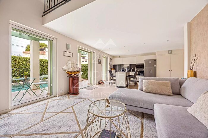 Maison à vendre - Antibes, Juan-les-Pins, Le Cap - 5 pièces - 4 chambres