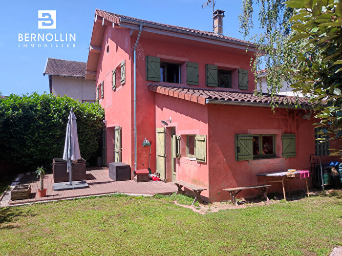 Saint-Étienne-du-Bois : Maison 4 pièces à vendre