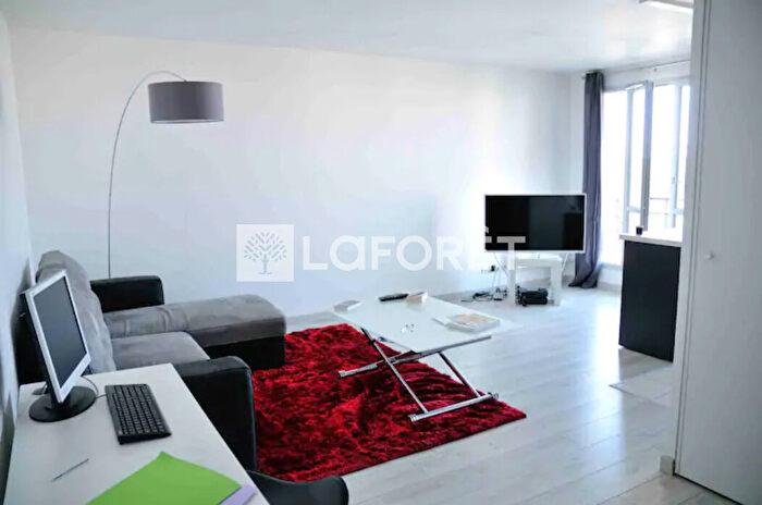 Appartement à louer - Mantes-la-Jolie, Centre-ville - 2 pièces - 1 chambre