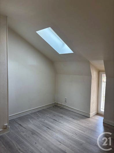 Jussac : Appartement 2 pièces à louer