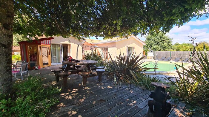 Maison à vendre - Hourtin - 7 pièces - 5 chambres