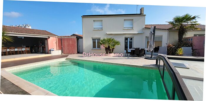 Maison 8 pièces à Brem-sur-Mer, à vendre