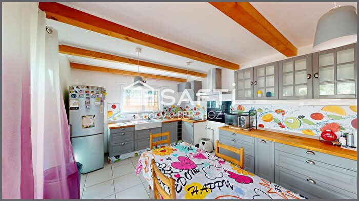 Maison à vendre - Puget-Ville - 5 pièces - 4 chambres