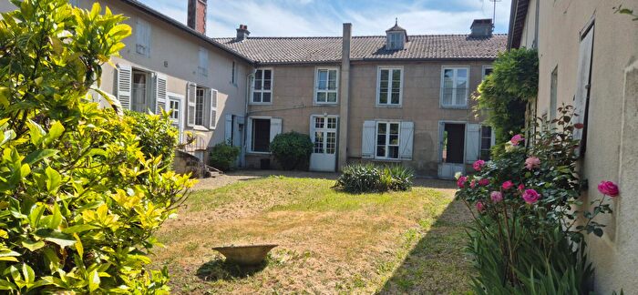 Maison 16 pièces à vendre à Éclaron, Éclaron-Braucourt-Sainte-Livière