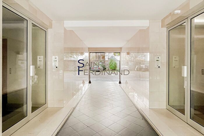 Appartement à vendre - Paris e , Porte de Saint-Cloud, Auteuil-Sud - 3 pièces - 2 chambres