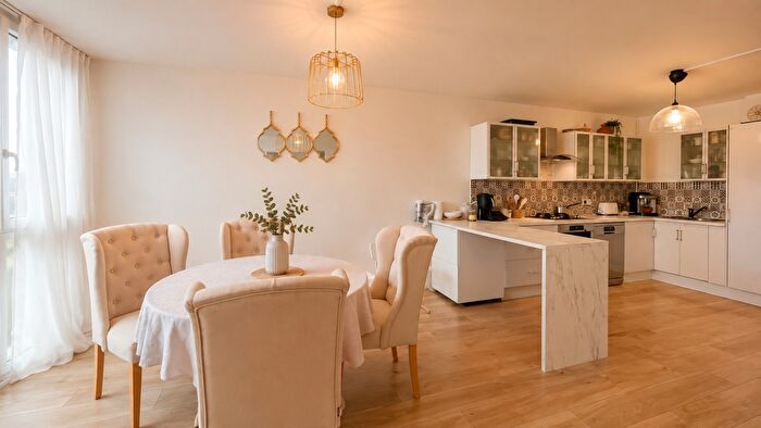 Appartement 5 pièces à vendre - Les Clayes-sous-Bois, Centre-ville