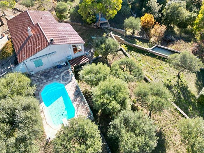 Maison à vendre - Tourtour - 6 pièces - 3 chambres