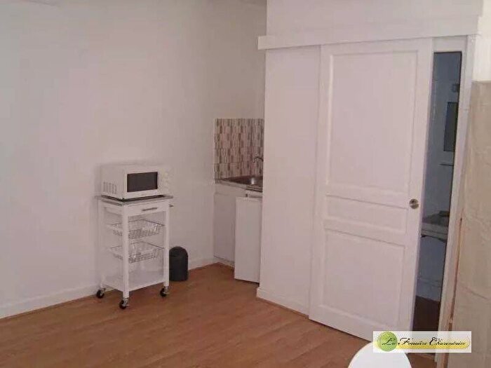 Appartement 1 pièce à louer à Vieil Angoulême-Centre Ville