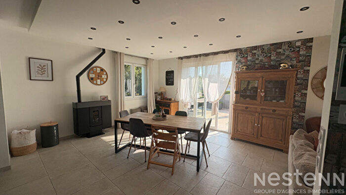 Maison à vendre - Pluvigner - 9 pièces - 4 chambres