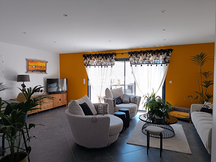 Maison à vendre - Saint-Sulpice-de-Royan - 4 pièces - 3 chambres