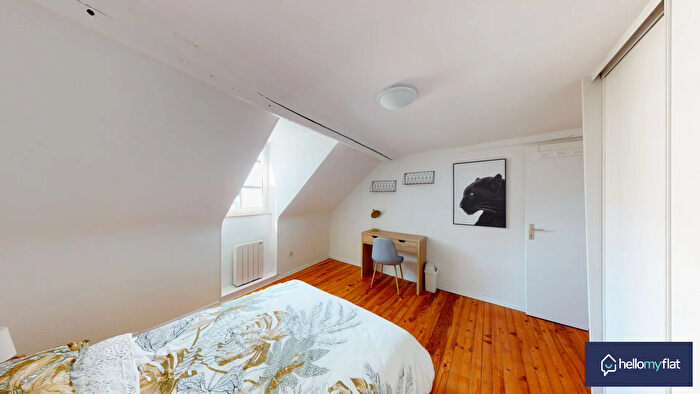 Appartement à louer - Reims, Barbâtre - 5 pièces - 4 chambres