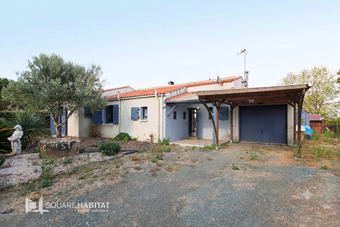Les Pineaux : Maison 4 pièces à vendre