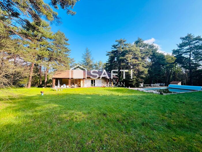 Maison à vendre - Plan-dAups-Sainte-Baume - 8 pièces - 5 chambres