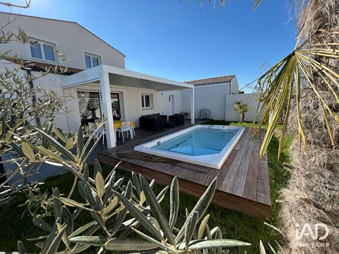 Maison à vendre - Saint-Sulpice-de-Royan - 5 pièces - 4 chambres