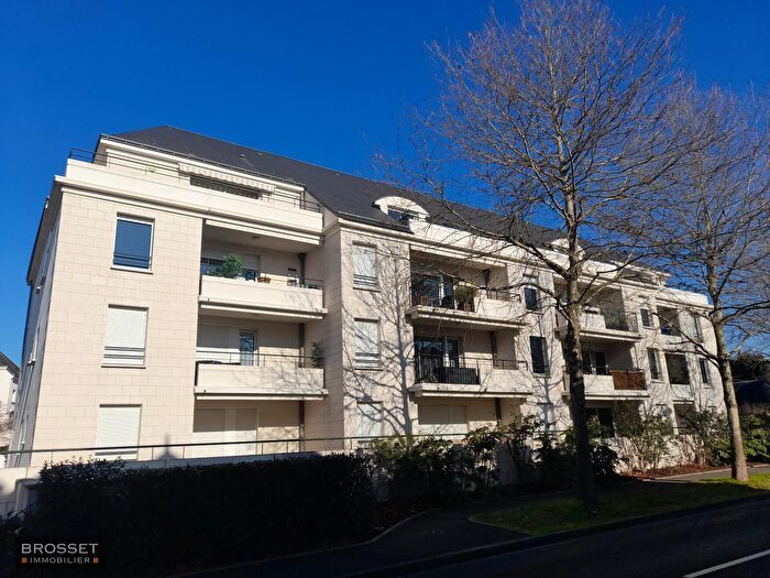Appartement 4 pièces à Saint-Cyr-sur-Loire, Maisons Blanches, à vendre