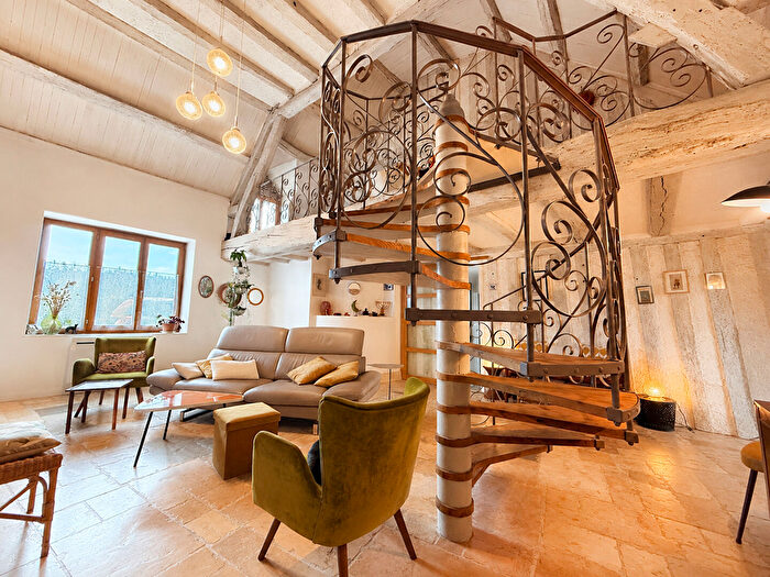 Saint-Ay : Maison 8 pièces à vendre