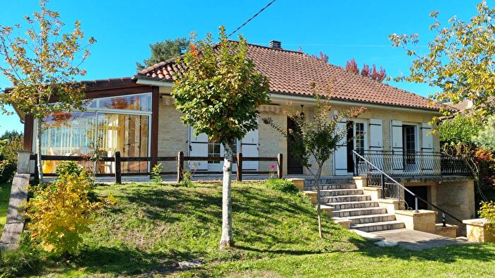 Maison à vendre - Saint-Saud-Lacoussière - 5 pièces - 4 chambres