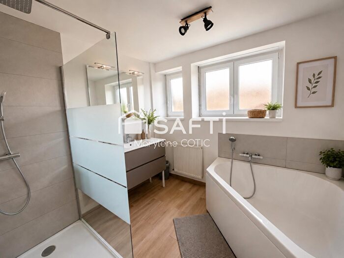 Maisons à vendre et appartements à louer - 3
