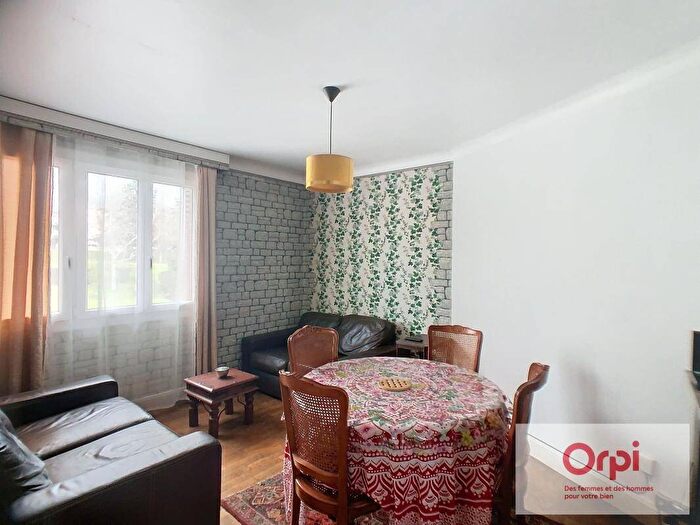 Maison à louer - Montcourtais, Montluçon - 3 pièces - 2 chambres