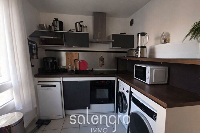 Appartement à louer - La Villette, Lyon ème arrondissement - 2 pièces - 1 chambre