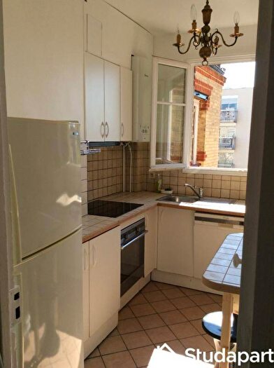 Hôtel de Ville, Courbevoie : Appartement 1 pièce à louer