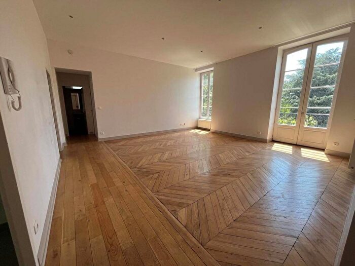 Appartement 4 pièces à louer à Saint-Genis-Laval