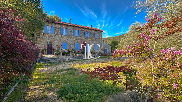 Maison à vendre - Saint-Paul-le-Jeune - 8 pièces - 5 chambres