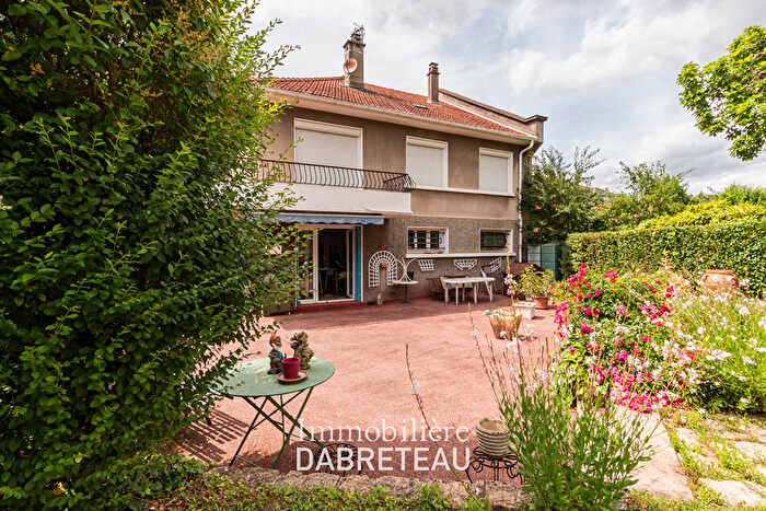 Maison 8 pièces à Bron, Centre-ville, à vendre