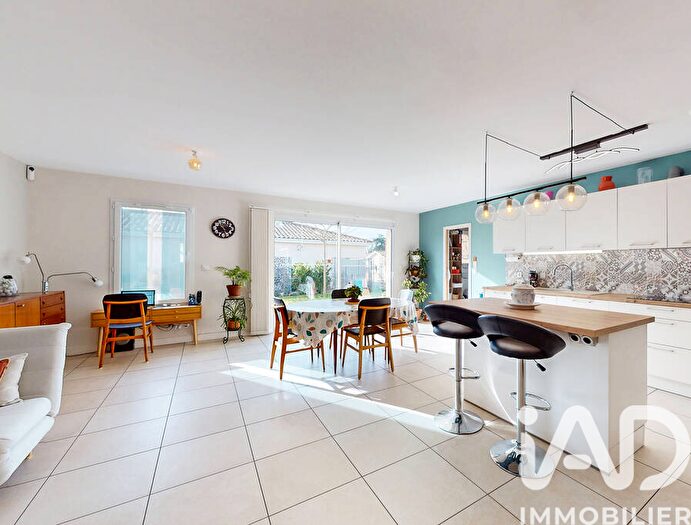 Maison 3 pièces à Saint-Magne-de-Castillon, à vendre