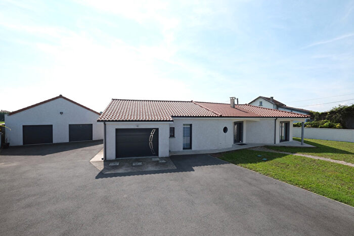 Maison à vendre - Maringues - 6 pièces - 3 chambres