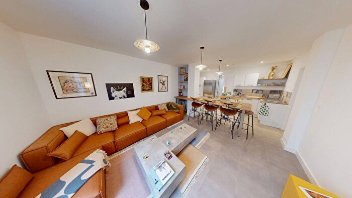 Appartement à louer - Bissardon, Caluire-et-Cuire - 9 pièces - 8 chambres