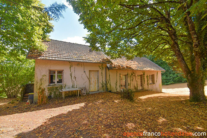 Maison 6 pièces à Meilhards, à vendre