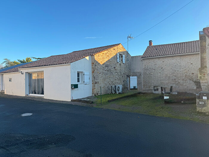 Maison à louer - Sainte-Hermine - 4 pièces - 1 chambre