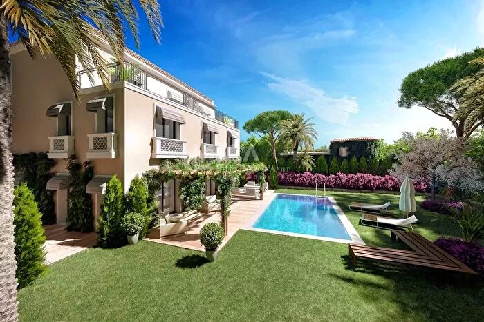 Appartement à vendre - Antibes - 6 pièces - 5 chambres