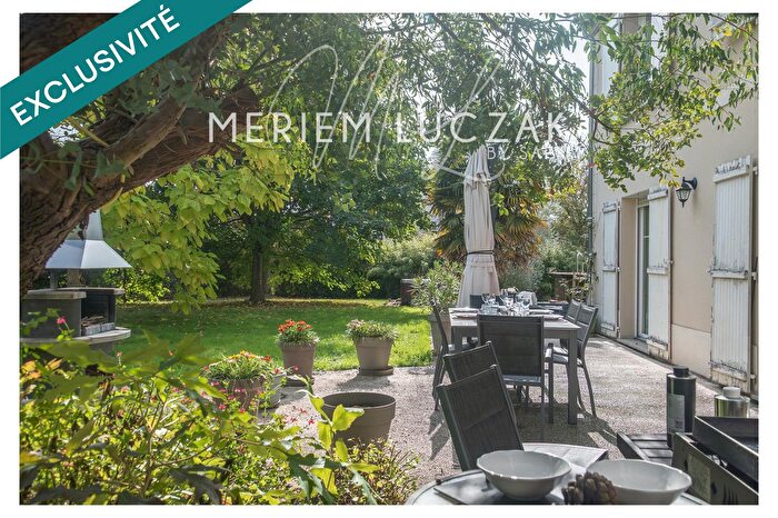 Maison à vendre - Crespières - 7 pièces - 5 chambres