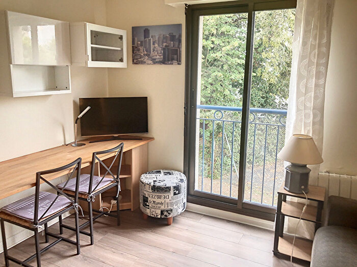 Le Bouscat, Centre-ville, Robert Schuman : Appartement 1 pièce à louer