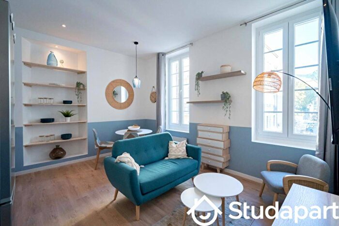 Appartement à louer - Place dArmes, Toulon - 1 pièce - 1 chambre