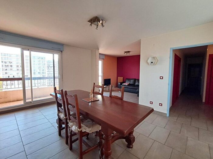 Villeurbanne, Perrallière : Appartement 4 pièces à vendre