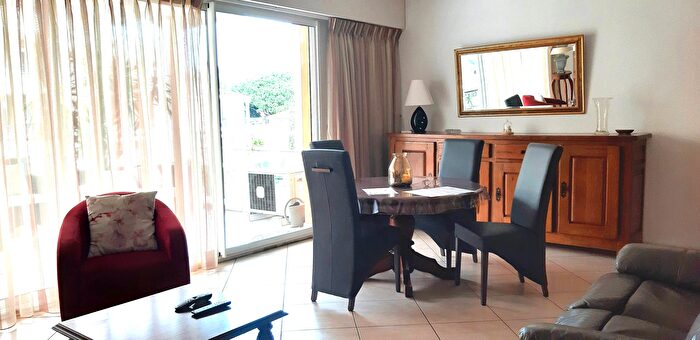 Appartement à vendre - Cavalaire-sur-Mer, Centre-ville - 3 pièces - 2 chambres