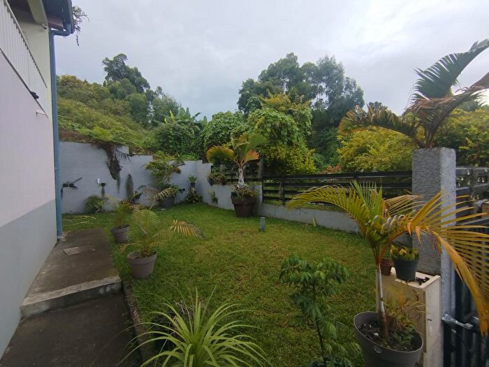 Maison à louer - Le Tampon, Le Petit Tampon - 4 pièces - 3 chambres