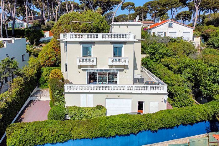 Maison à vendre - Antibes, Juan-les-Pins, Le Cap - 7 pièces - 6 chambres