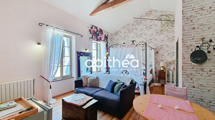 Maison à vendre - Chenac-Saint-Seurin-dUzet - 9 pièces - 5 chambres