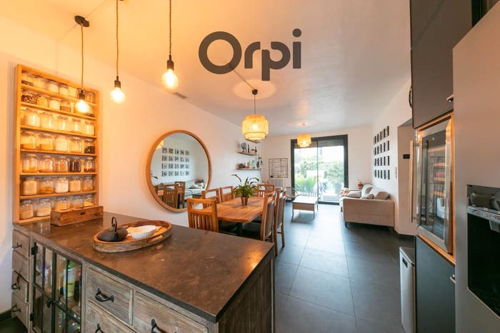 Saint-Estève : Maison 6 pièces à vendre