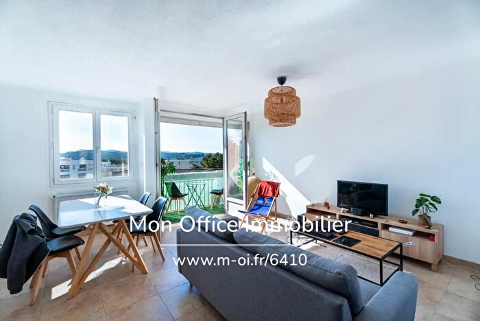 Appartement à vendre - Aix-en-Provence, Encagnane Corsy - 3 pièces - 2 chambres