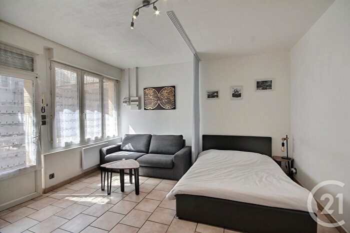 Appartement à louer - Blois, Centre-ville - 1 pièce