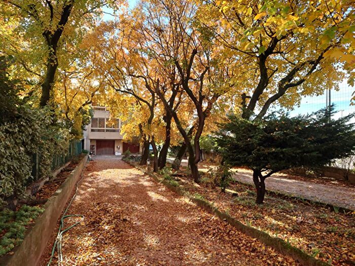 Maison à vendre - Marseille e , Montolivet - 9 pièces - 6 chambres