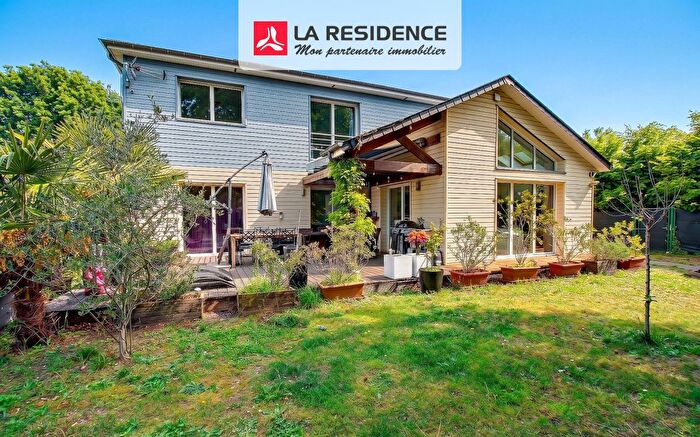 Conflans-Sainte-Honorine, Chennevières : Maison 8 pièces à vendre