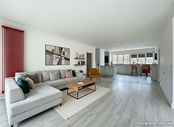 Appartement à vendre - Vaux-le-Pénil - 7 pièces - 5 chambres