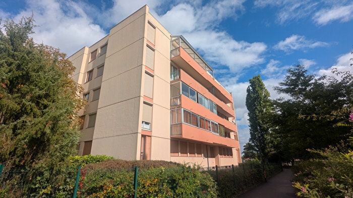 Appartement à vendre - Chenôve, Chenôve - 4 pièces - 3 chambres